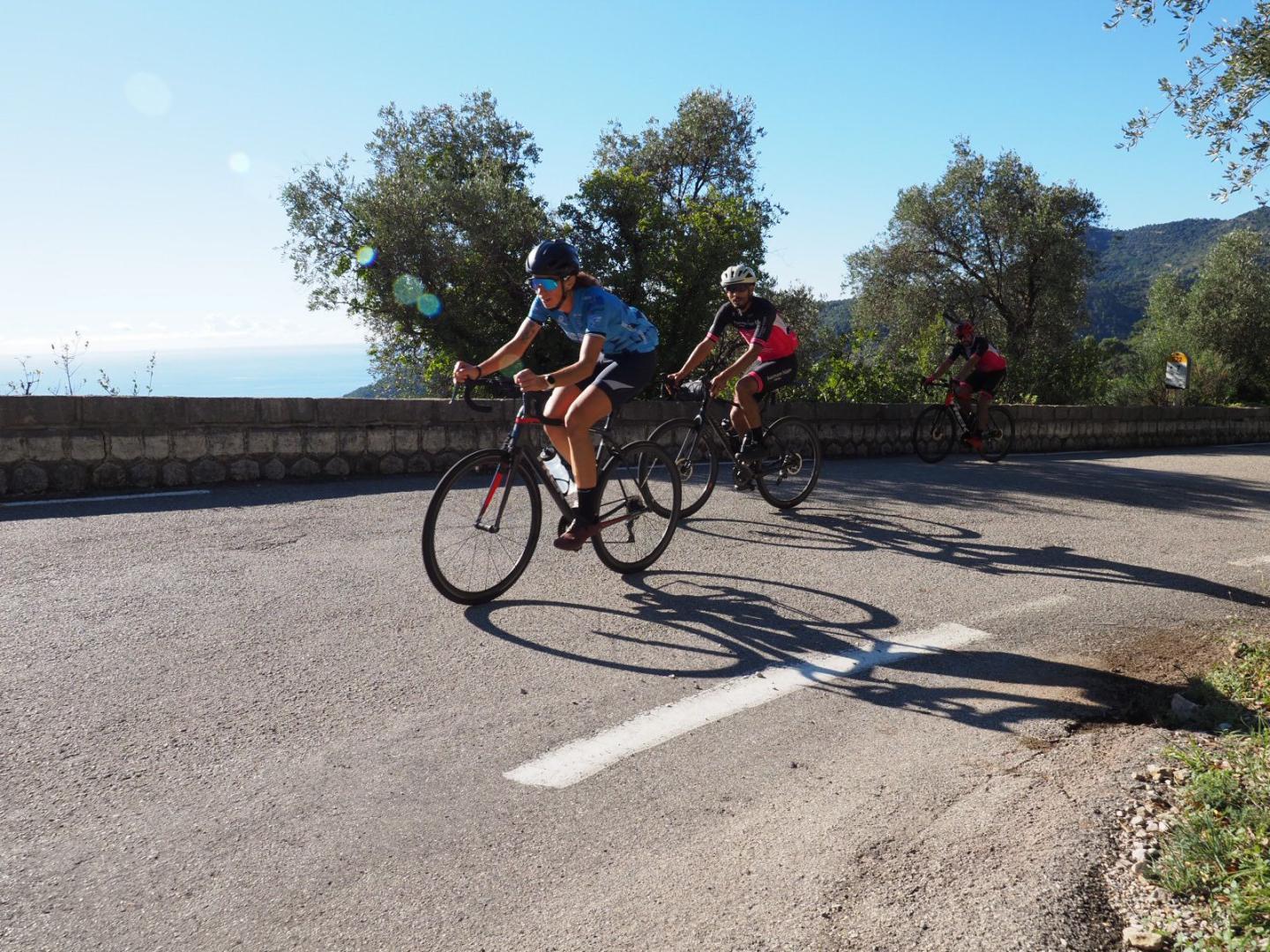 Plus de 200 coureurs ont participé au dernier Col Connecté de la saison ...